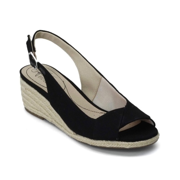 Life Stride | Shoes | Life Stride Socialite Wedge Sandal Size 6m | Poshmark